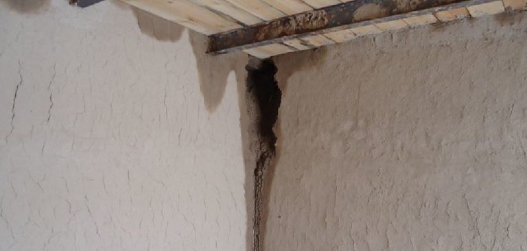 How to Stop Water Penetration through Walls | 10 Easy Methods